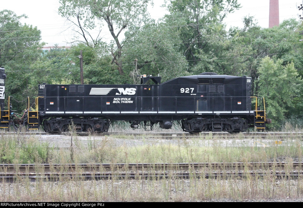 NS 927 at Bay View yard